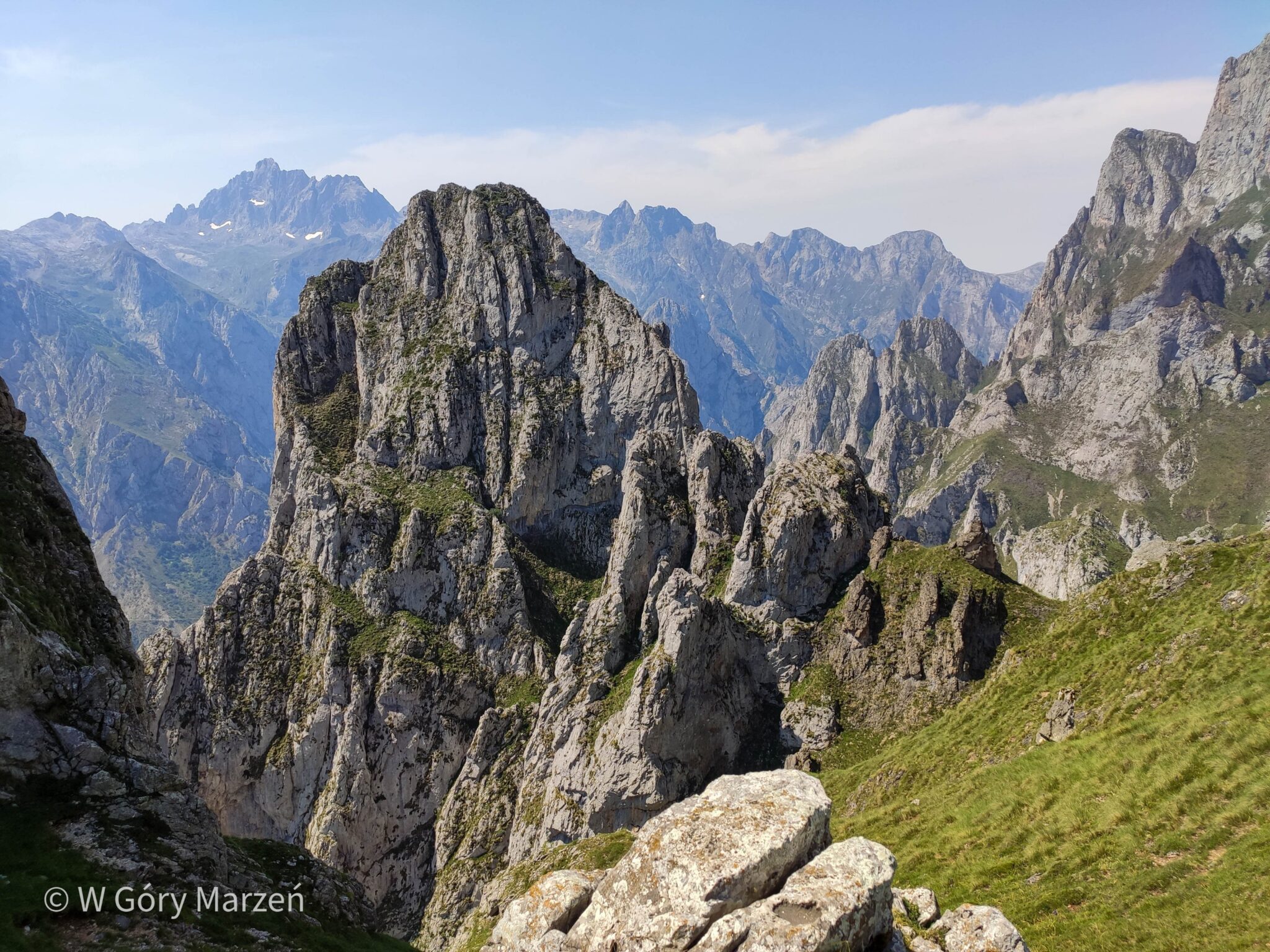 El Anillo de Picos de Europa - itinerary, accommodation, description ...