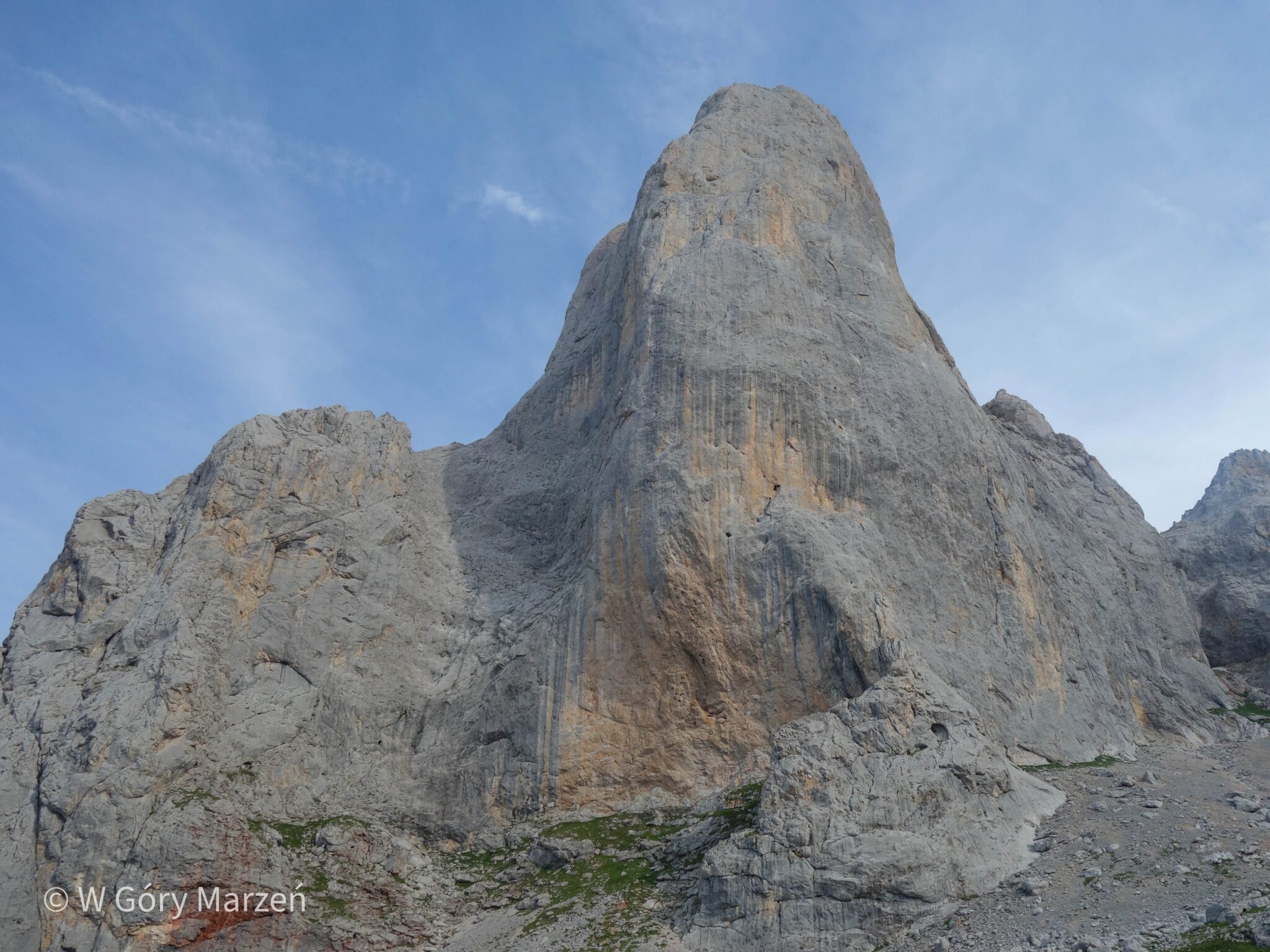 El Anillo de Picos de Europa - itinerario, descripción, alojamiento ...